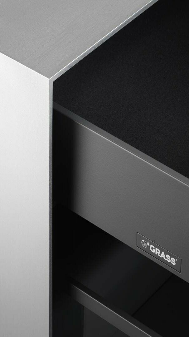 Vionaro V8 - Drawer with thin drawer side — GRASS