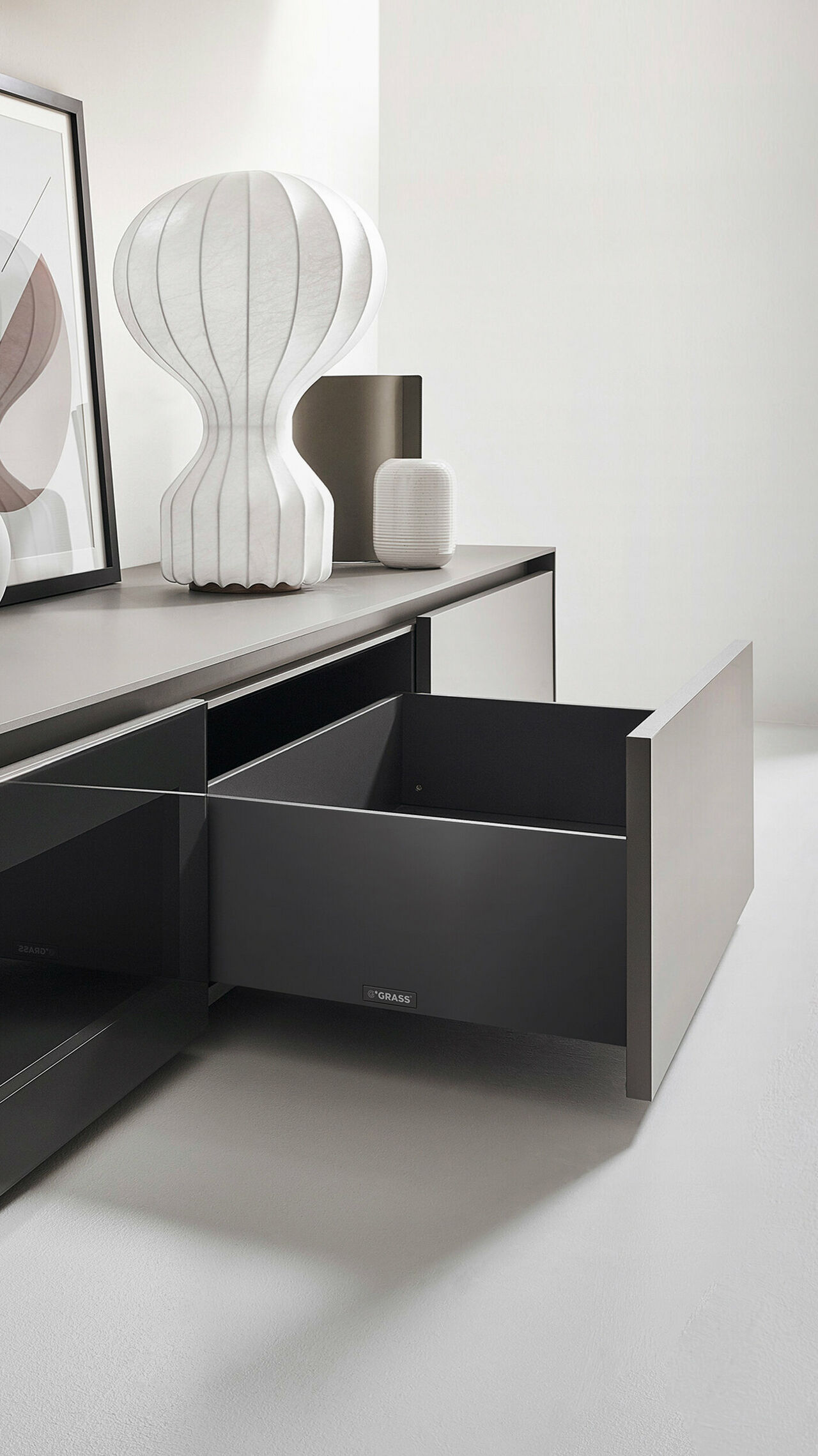 Vionaro V8 - Drawer with thin drawer side — GRASS